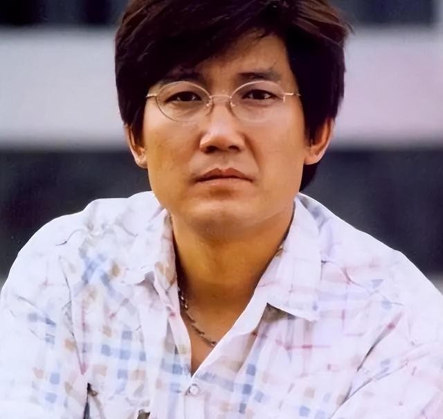 A well-known actor died suddenly during filming, leaving his 22-year ...