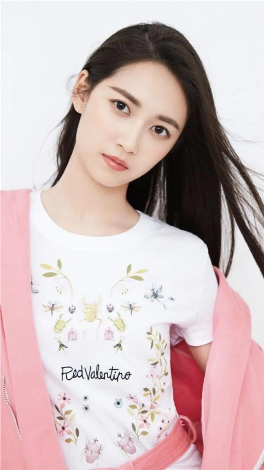 Chen Yuqi's exquisite atlas is beautiful and moving - iMedia