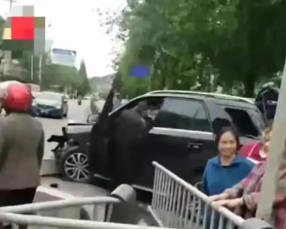 Tragic, a series of traffic accidents in Chengdu was horrible, Didi was ...