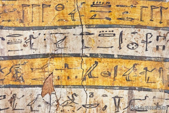 The Secret Code of the Ancient Key - Open the door under the lens of ...