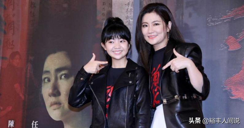 Selina recalled the "fire kiss" that year, and her boyfriend's reaction ...