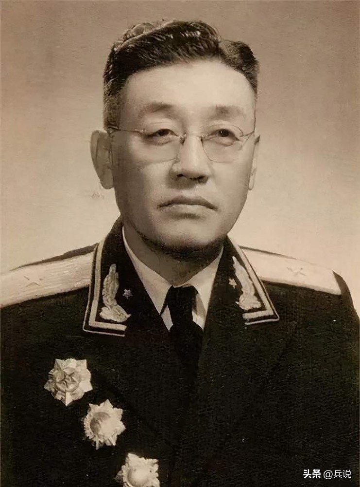 Zhong Wei's qualifications and military achievements are outstanding ...