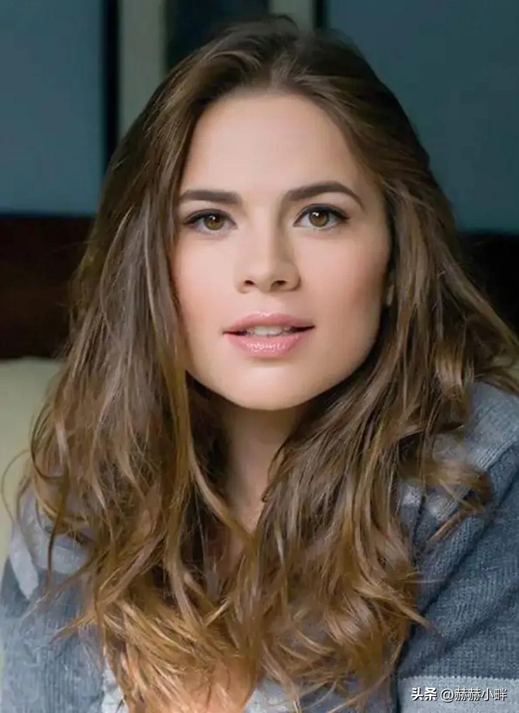 Naturally Sexy Hayley Atwell - iMedia
