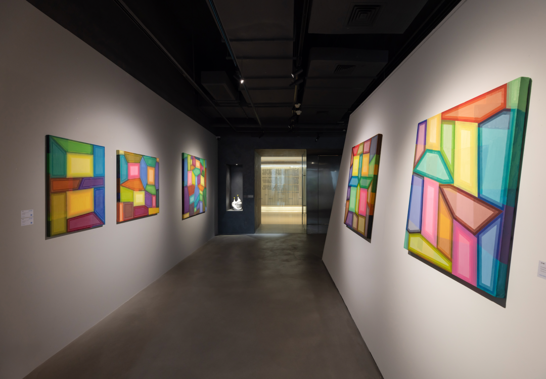 First solo exhibition!You should not miss this unique 'visual impact ...