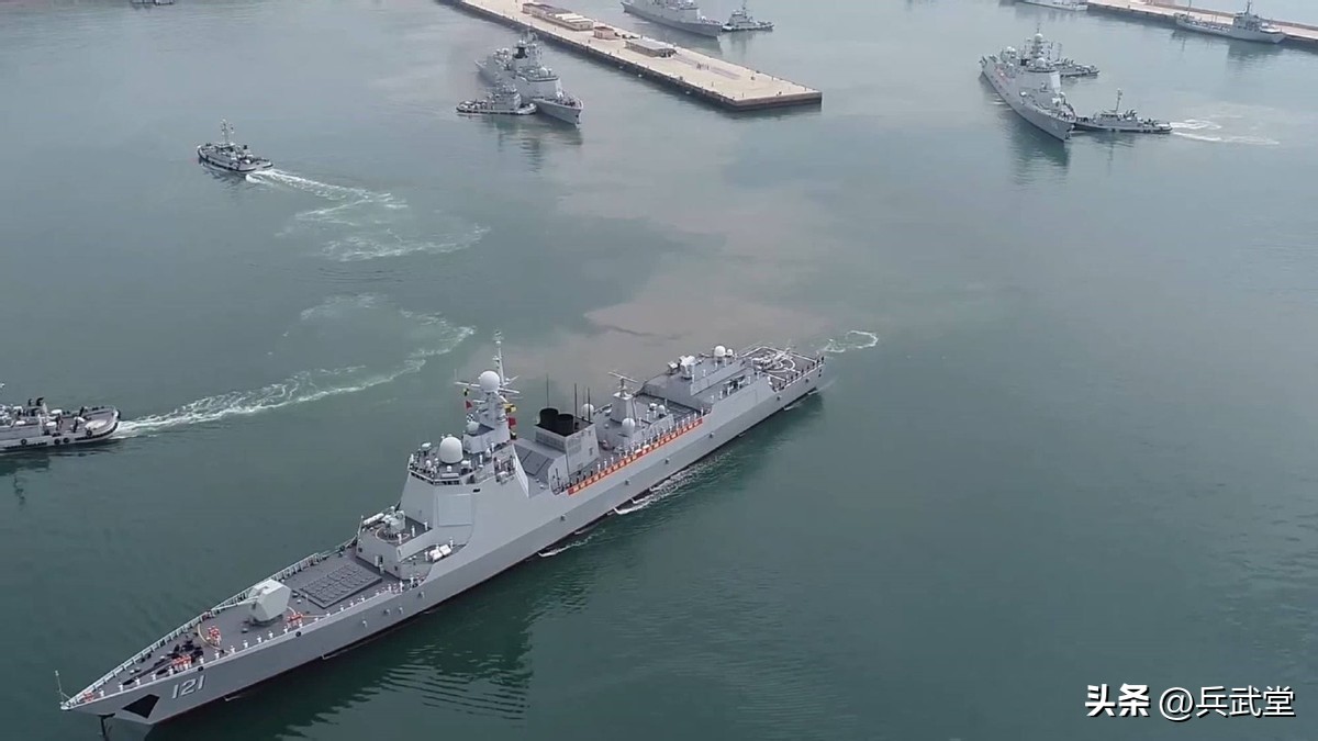 Knock the mountain and shake the tiger! Five ships entered the middle ...