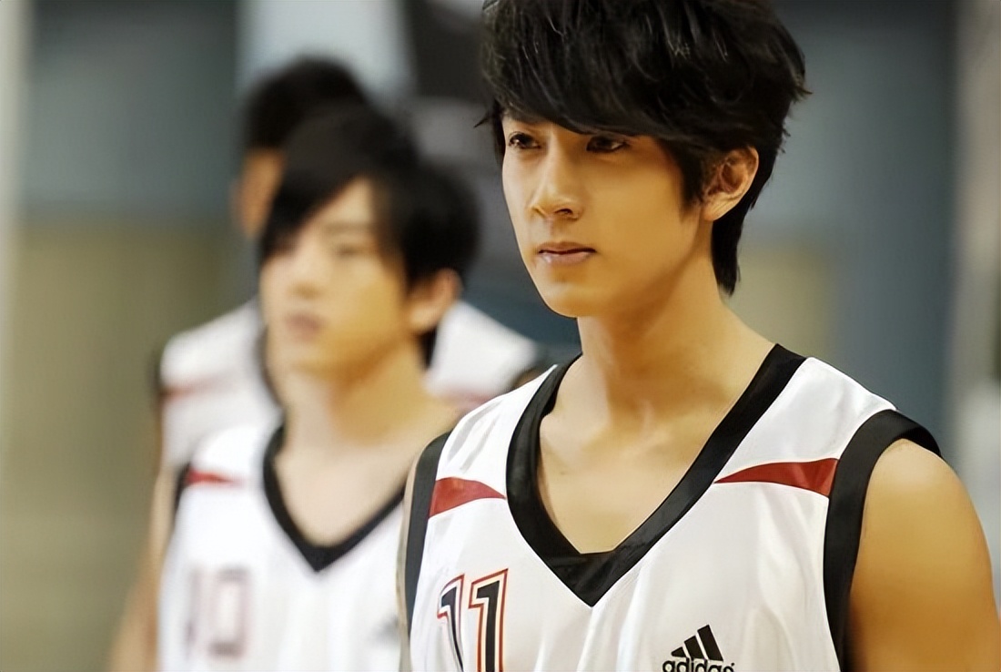 Little S tearing up her husband? Nicholas Tse touching Faye Wong? Yang ...