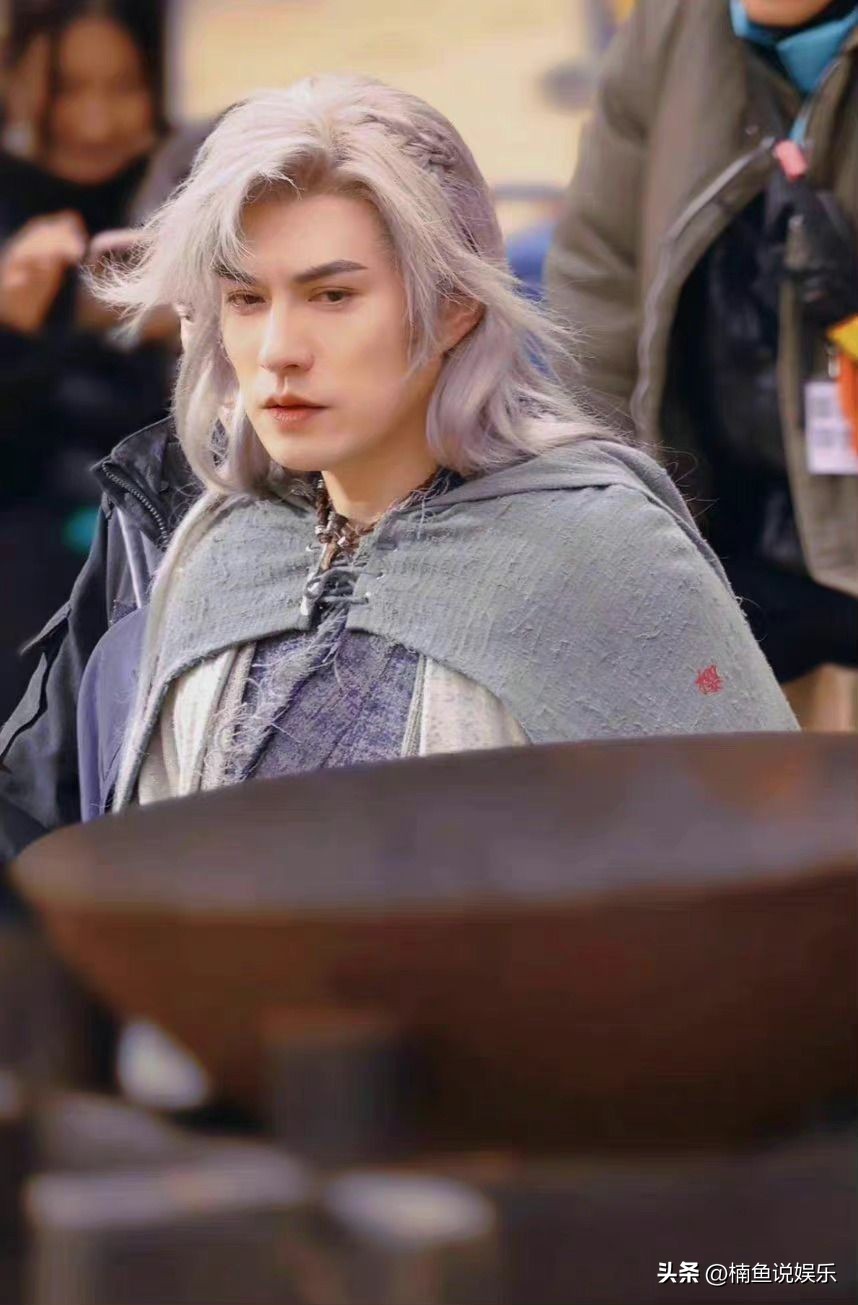 Yan Yikuan is worthy of being a beautiful man in ancient costume ...