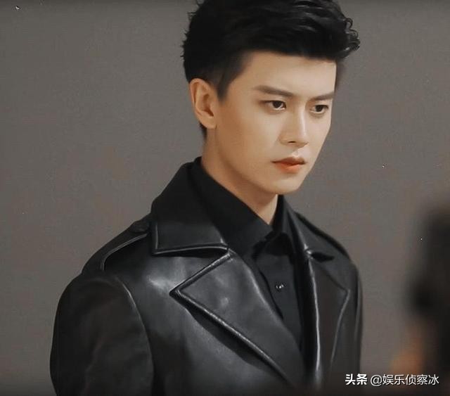 Ren Jialun's "Twilight Heart Appointment" Luo Cheng's back looks super ...