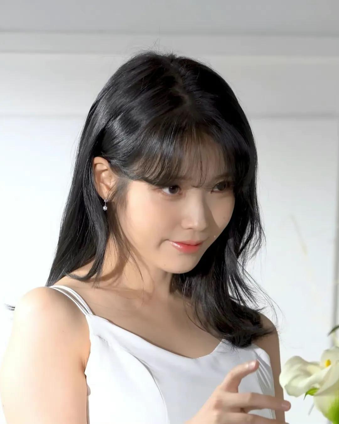 The pure beauty of the top little white flower, Li Zhien's boyfriend's perspective at home ...