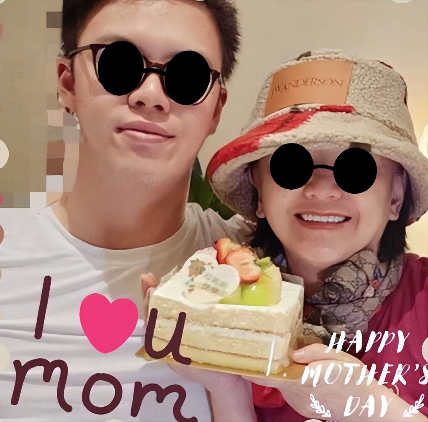 Zeng Huaqian was kissed by her son on Mother's Day! The 24-year-old ...