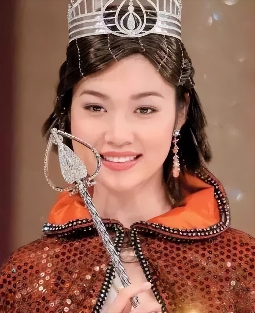 The former Hong Kong sister was deprived of love and missed entering a ...