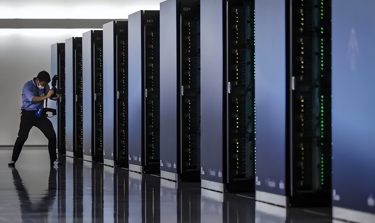 Who has the most supercomputers in the world?114 in the US, 30 in Japan ...