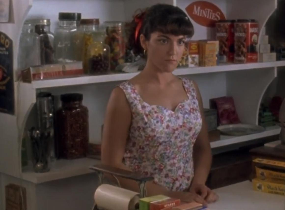 This 1992 zombie cult movie is still unforgettable, bad taste + heavy ...