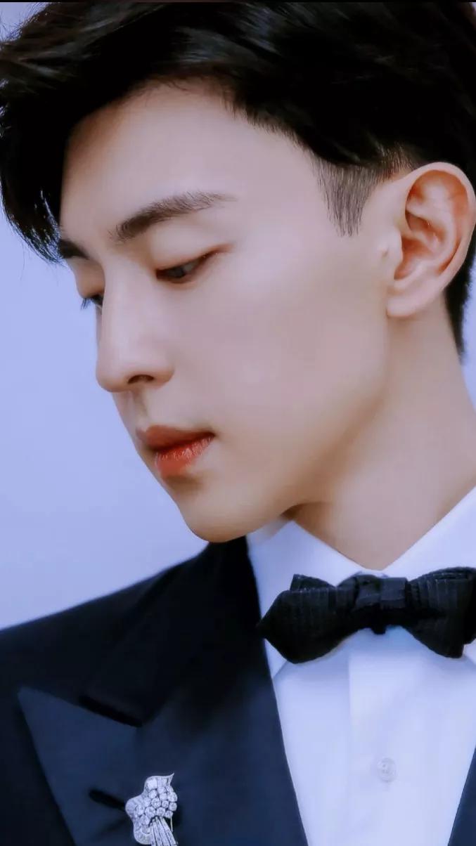 Deng Lun Wallpaper - iNEWS