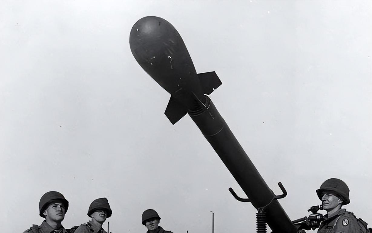 How small is the world's smallest nuclear bomb? How powerful is a ...