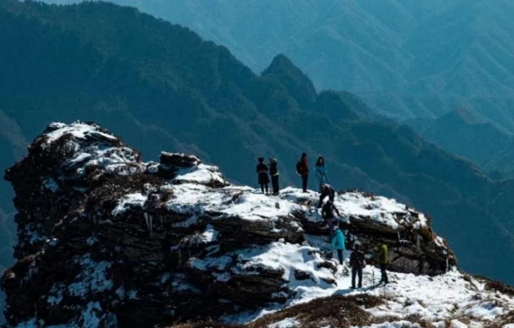 Let's enjoy the snow in Qinling in December - iNEWS