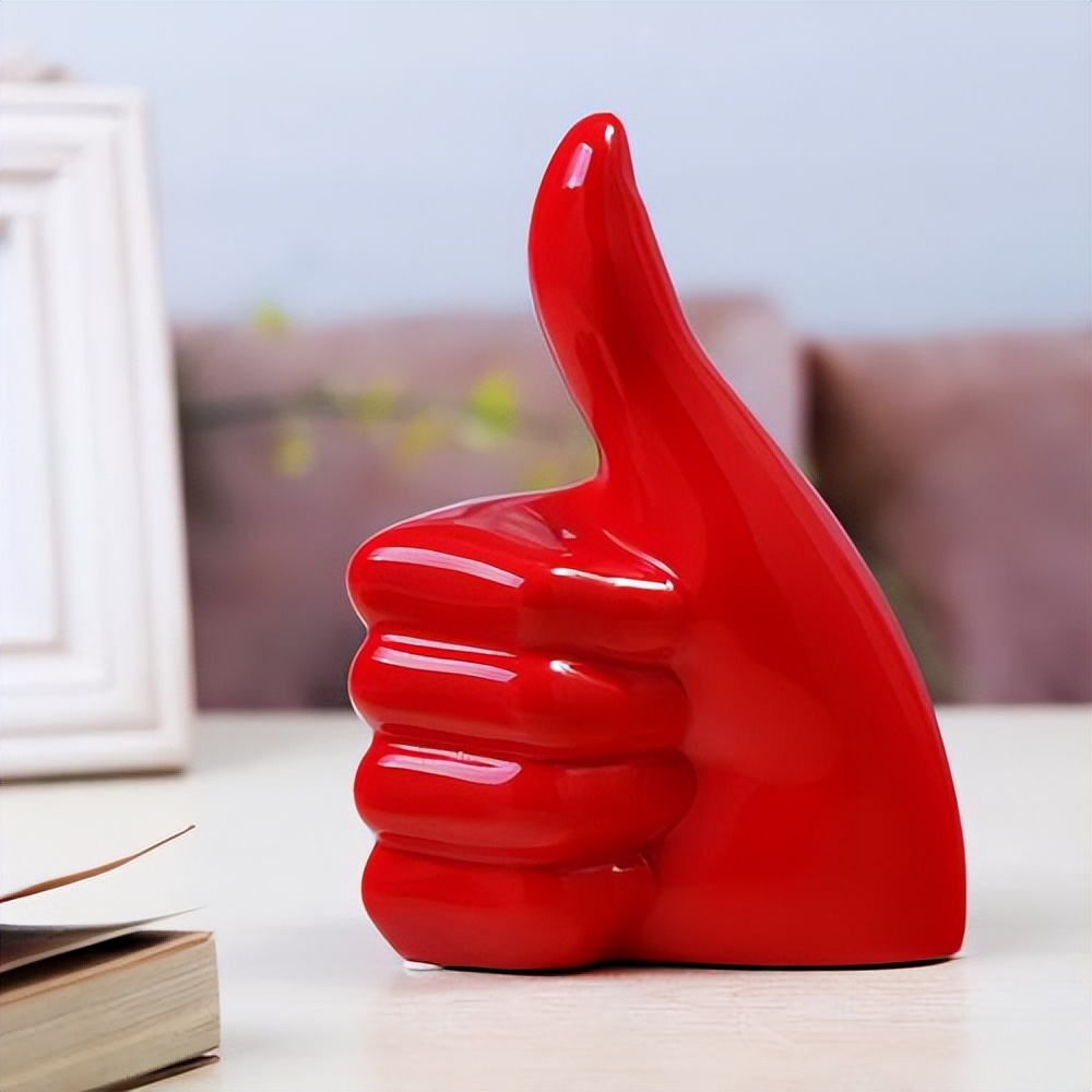 "1 red and 1 white" appear on the palm of the hand, indicating that ...
