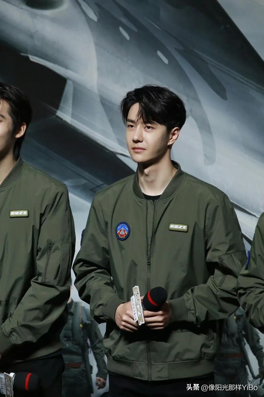 Yibo cried at the premiere of "The King of the Sky" - iNEWS