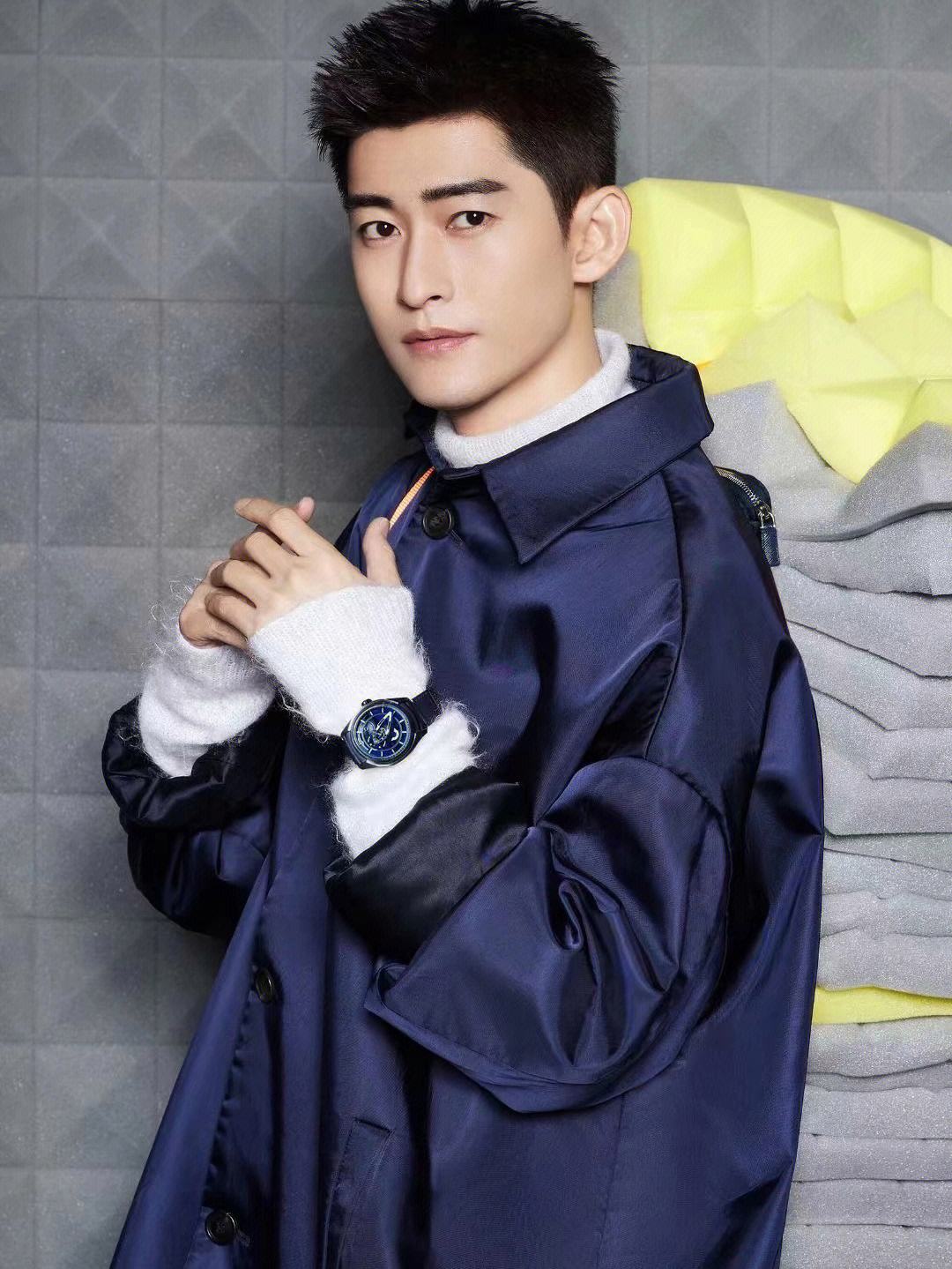 Zhao Lusi's new cakes, Liu Haoran selling wine, Zhang Han's filming ...