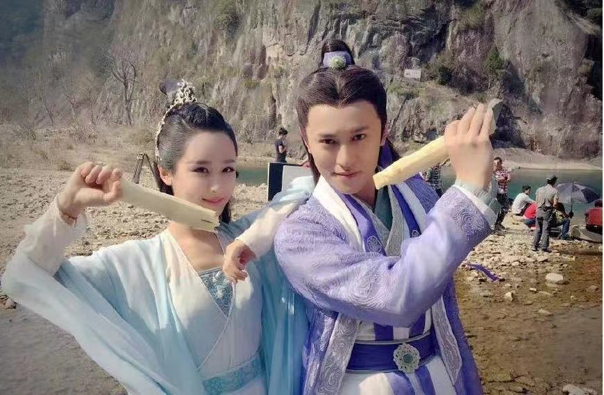 Yang Zi's ex-boyfriend Qin Junjie and Mao Xiaohui went back to the hotel together and were ...