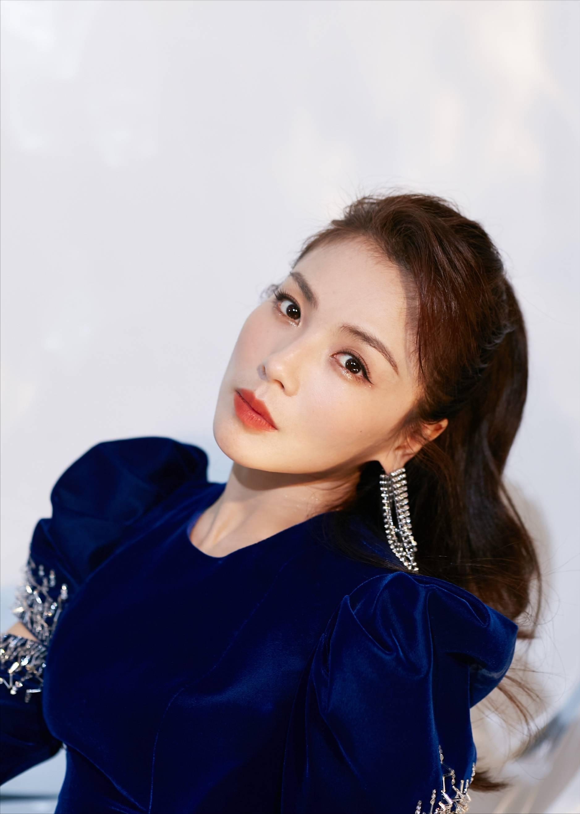 The flamboyant world of Liu Tao, a romantic and virtuous wife ...