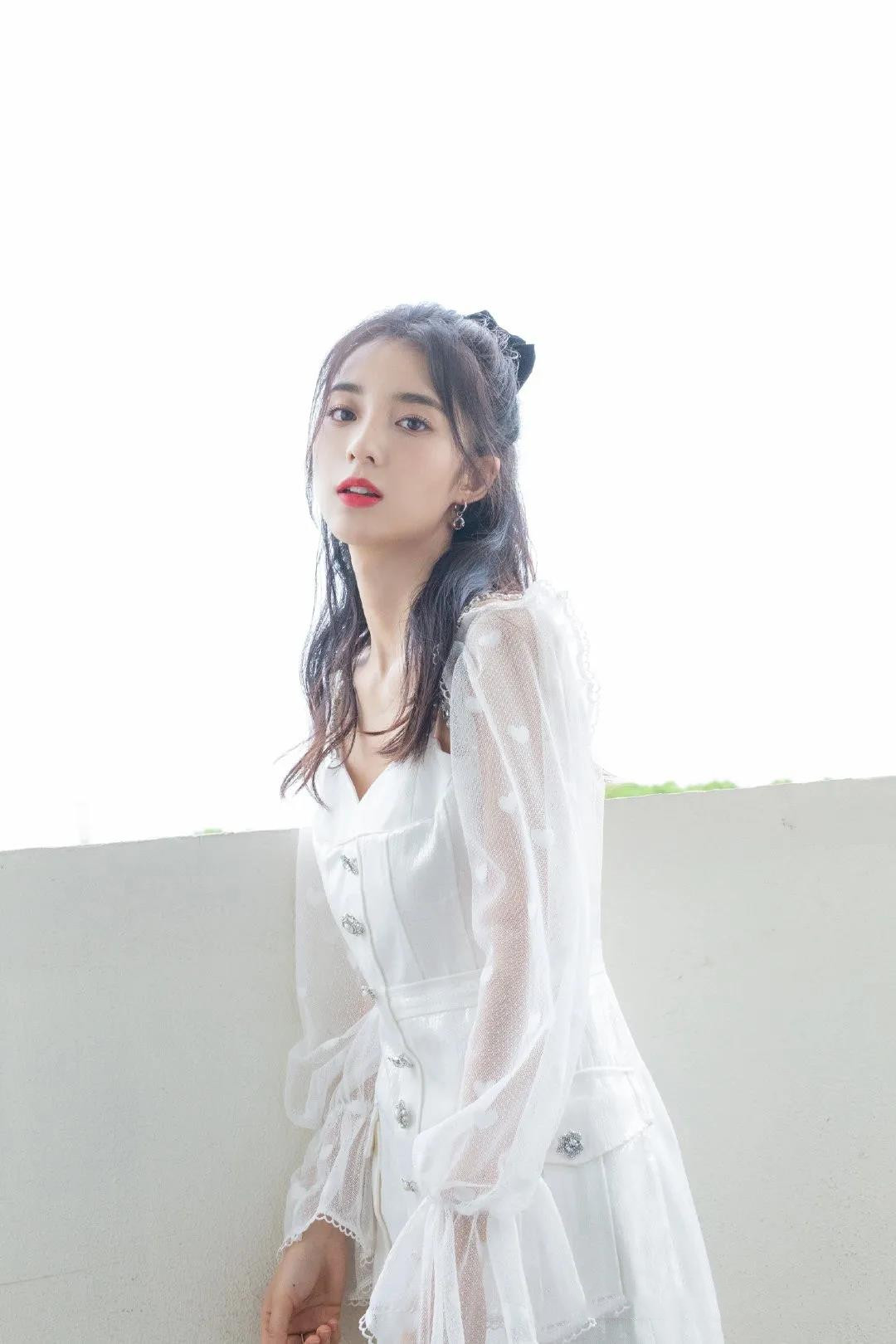 Wan Peng, the goddess of temperament with both appearance and strength ...