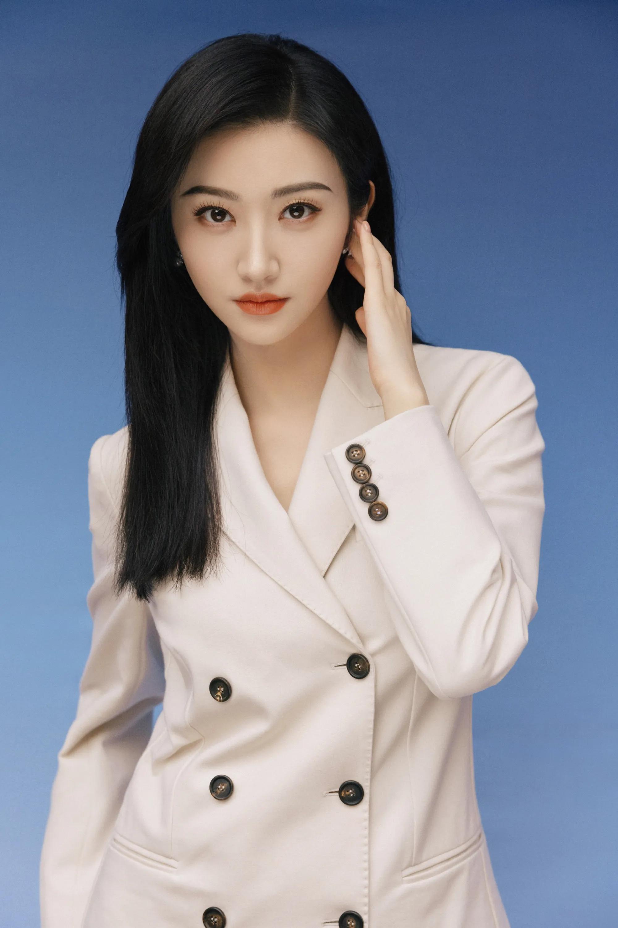 Being "defrauded of money and sex" by Zhang Jike, caught in the turmoil, Jing Tian was miserable ...