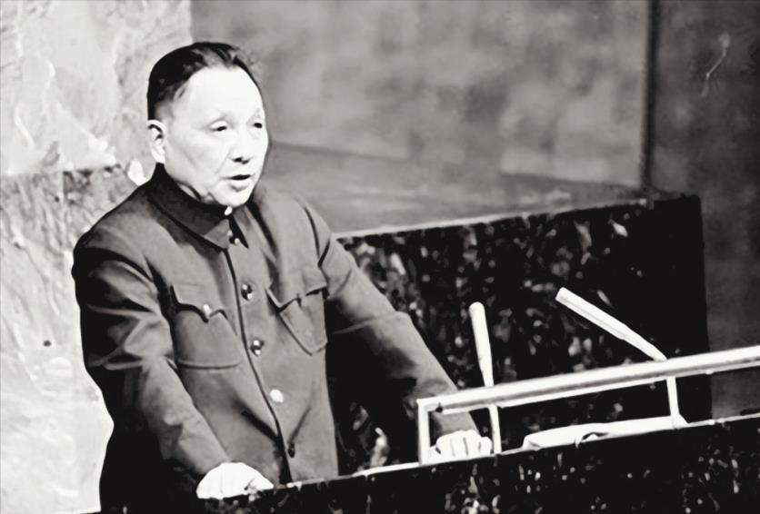 In December 1975, Zhang Chunqiao promised Premier Zhou to assist Deng ...