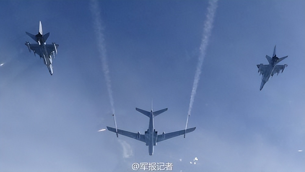 The last beautiful man - J-8FR reconnaissance type - iMedia