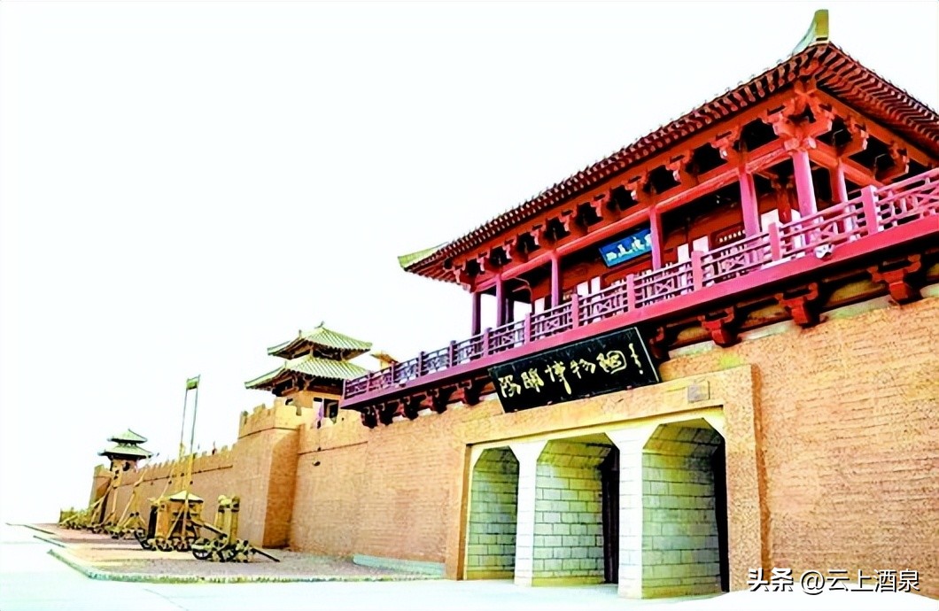 There are many old people inside and outside Yangguan——Into Dunhuang ...