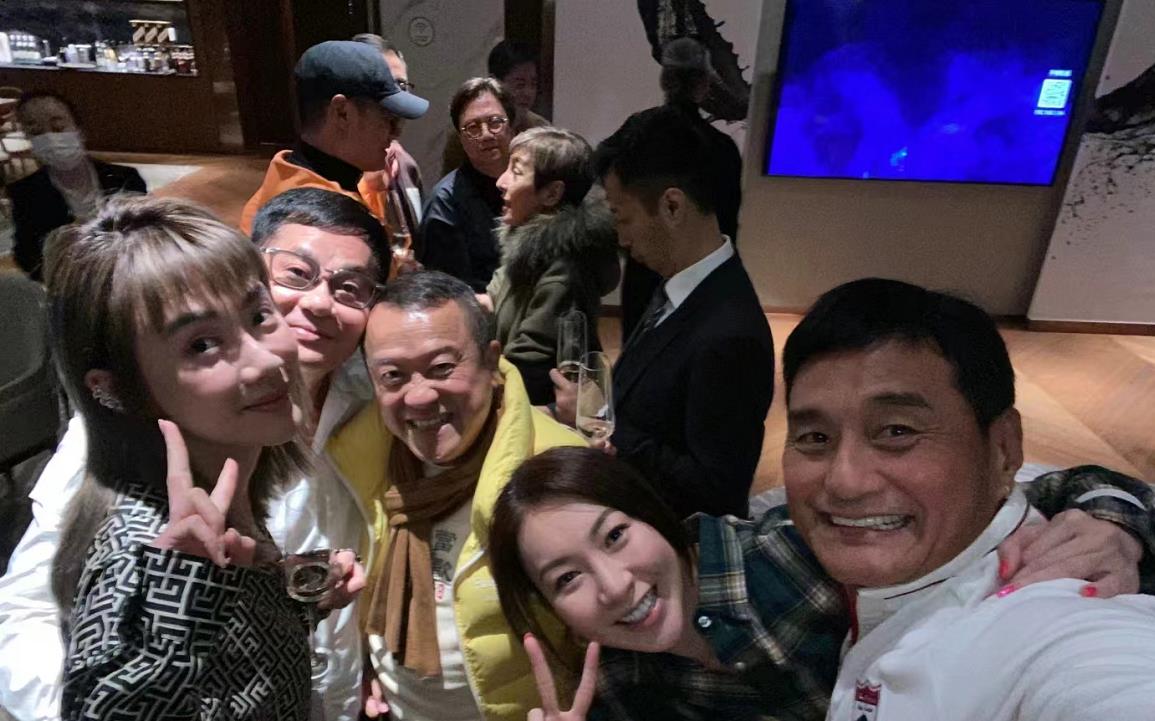 All Hong Kong stars blushed at the New Year's party! Zhang Yaoyang has ...