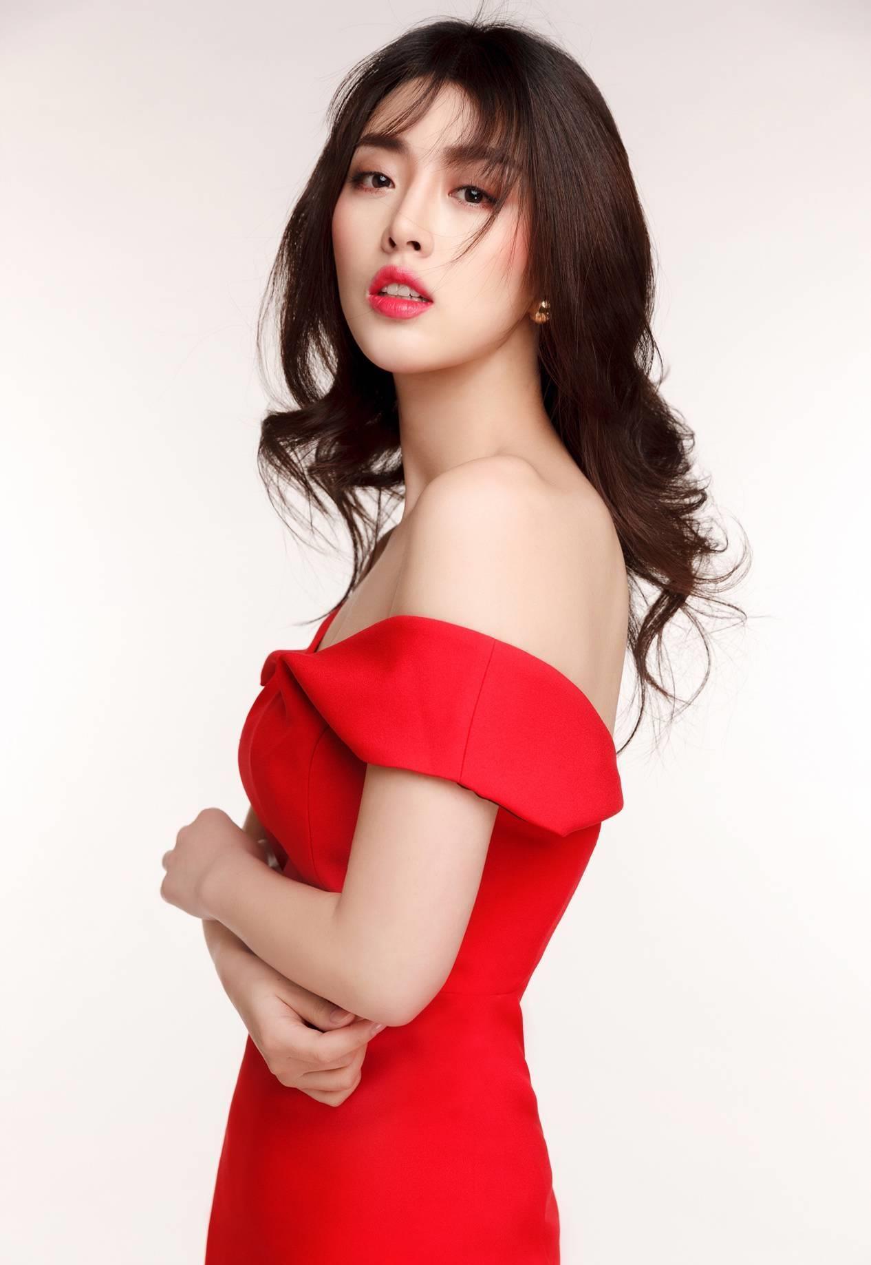 Miss World Yu Weiwei: The sexy magic of the 35-year-old glamor model ...