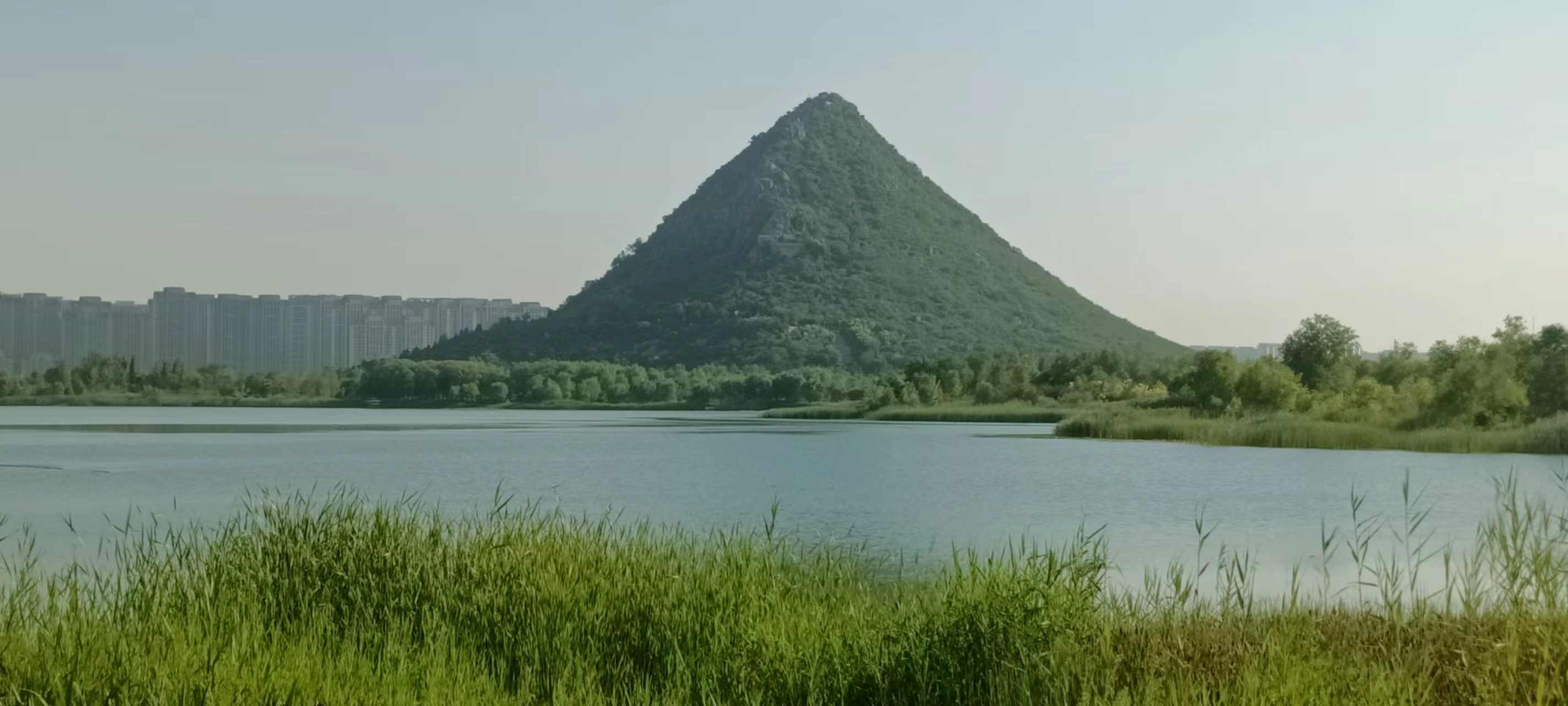 Que Hua Miscellaneous Songs - iNEWS