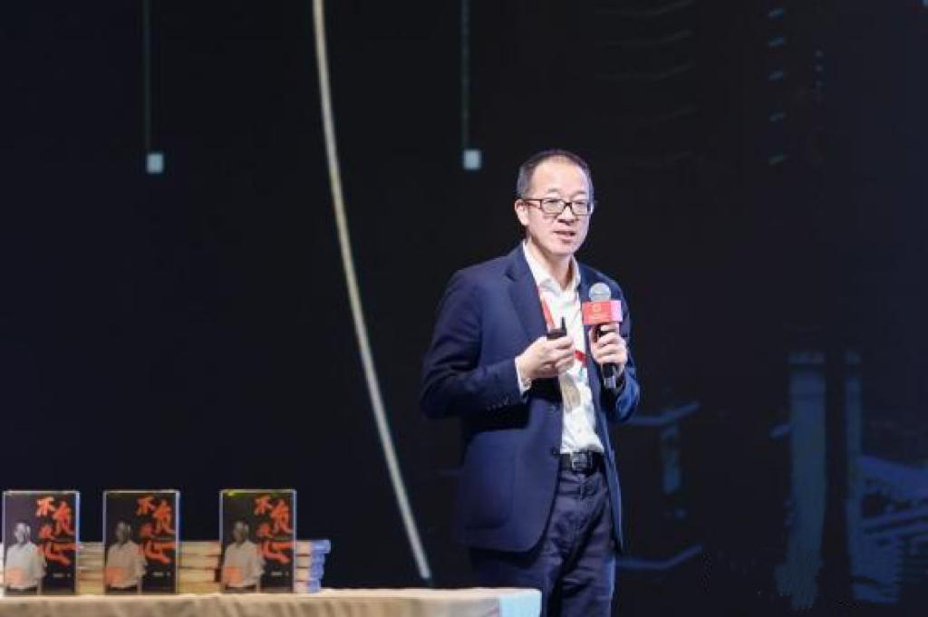 Yu Minhong's 30-year relationship with wine - iNEWS