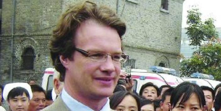 An original cross talk performance made him famous. What happened to ...