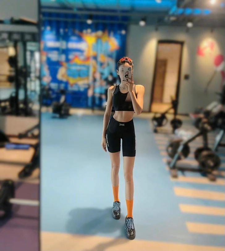 Zhang Lanxin's suspected love affair is exposed!Going home with a man late at night, there is a ...