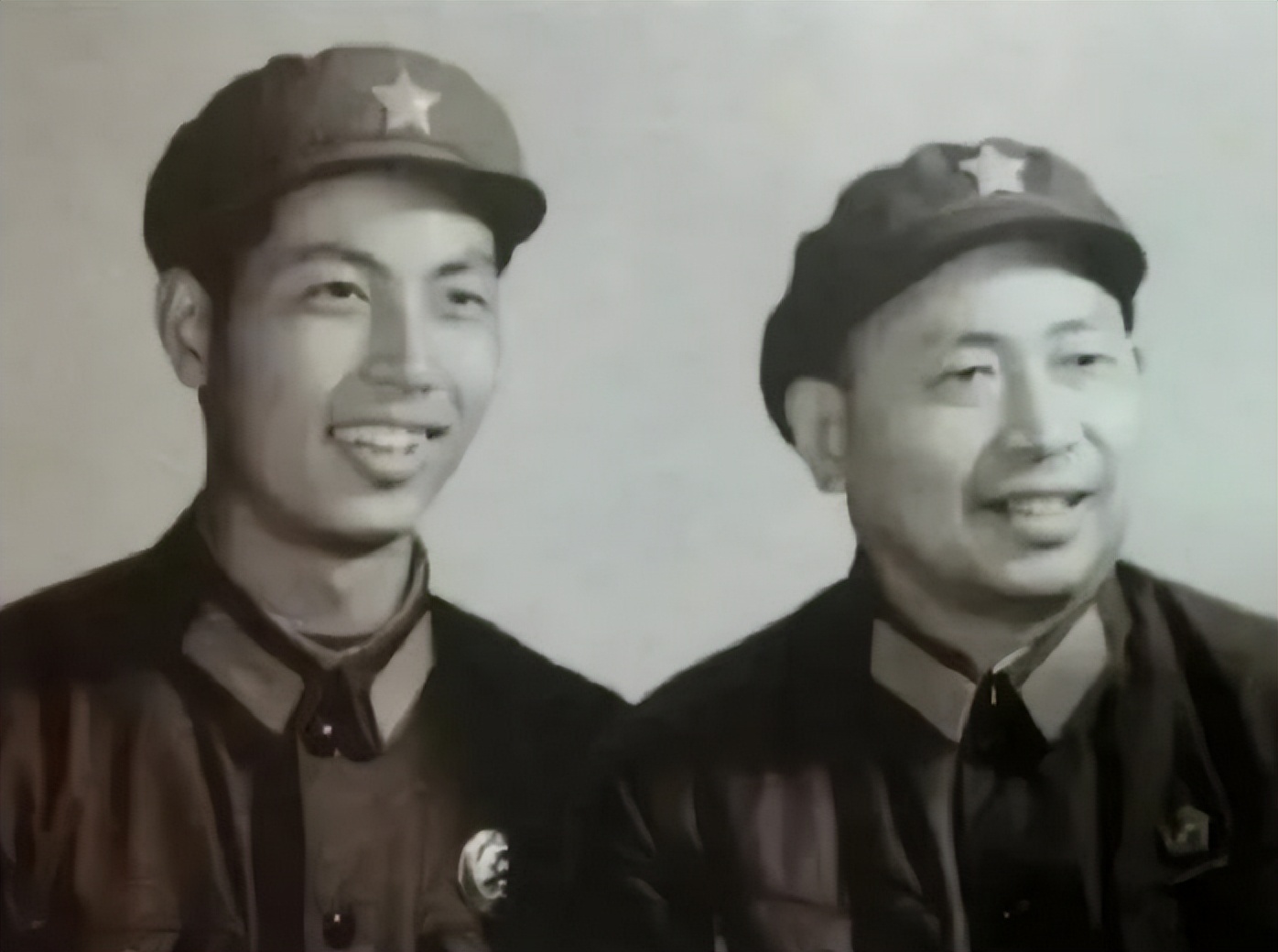 In 1970, Li Tianyou died of illness, and his wife Du Qiyuan pointed at ...