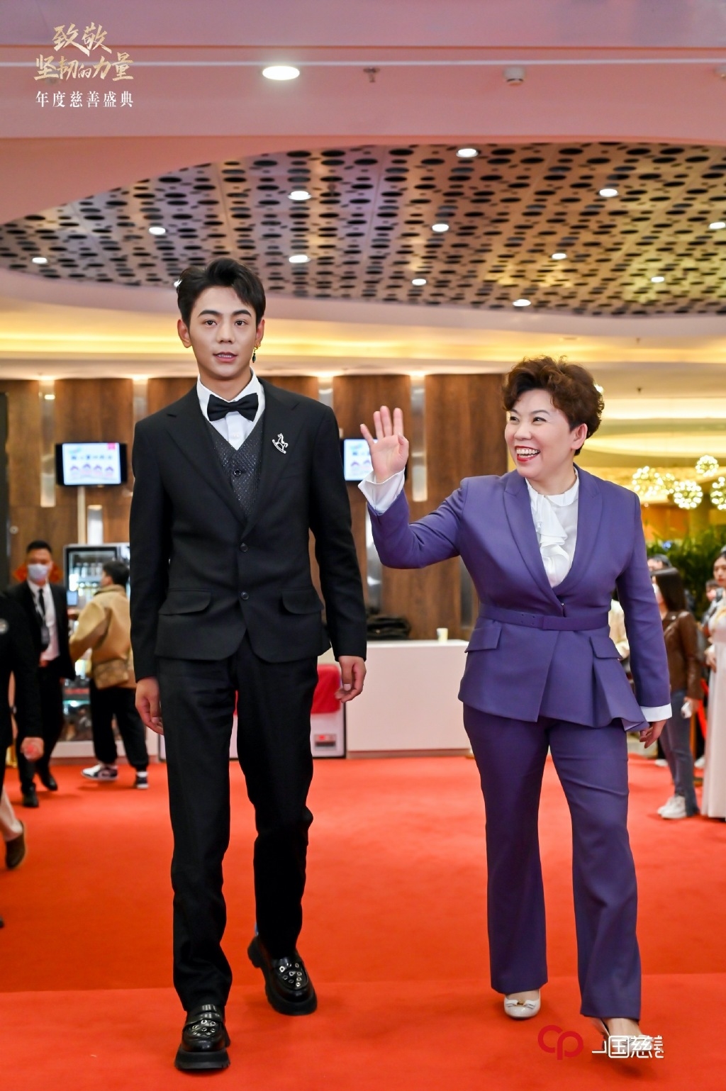 50-year-old Deng Yaping makes rare appearances, wears old suits to ...