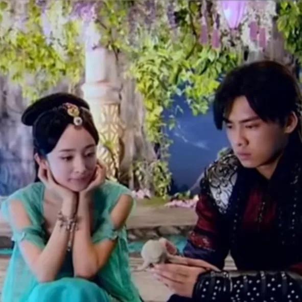 Li Yifeng and Yang Mi's scandal exploded on the Internet - iNEWS