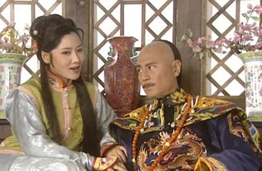 In 1625, Xiaozhuang paid tribute to her husband Huang Taiji. As soon as ...