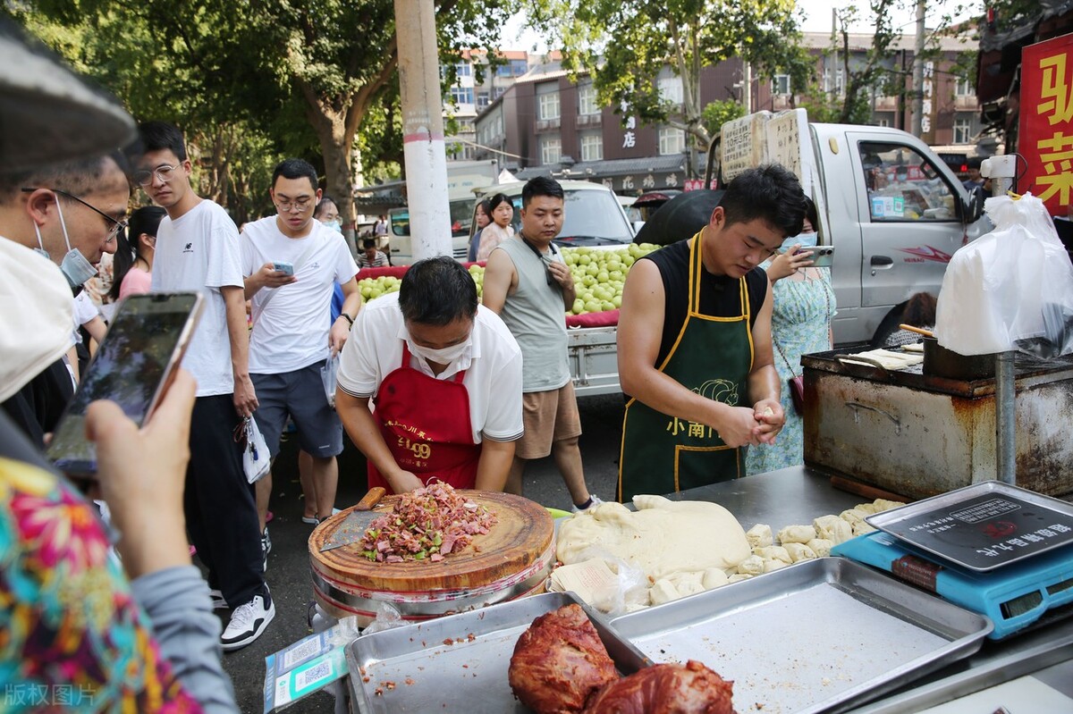 Has anyone ever eaten my hometown specialty - donkey meat fire - iMedia