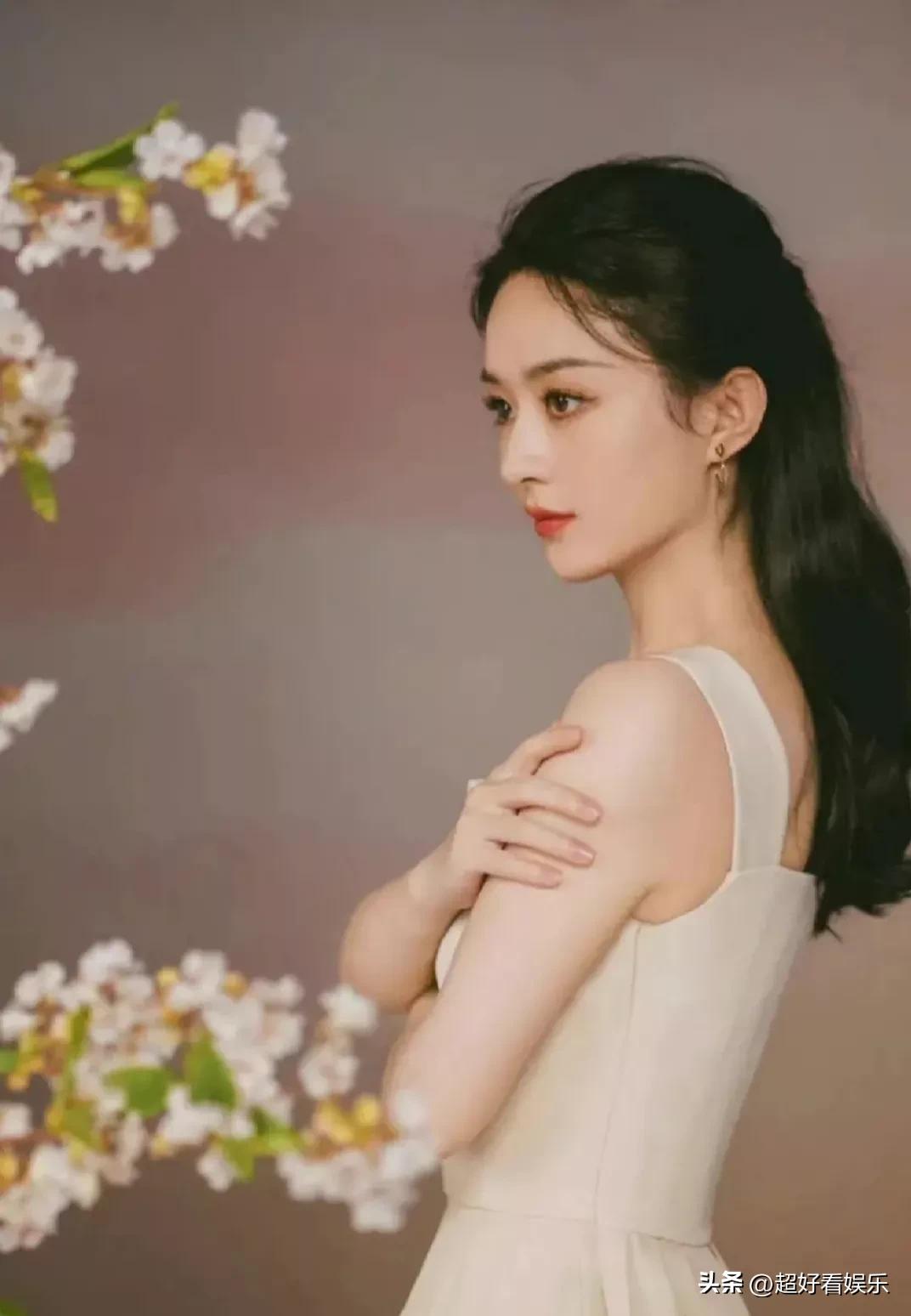 On September 10, 2022, Zhao Liying and Yang Ying posted a set of ...