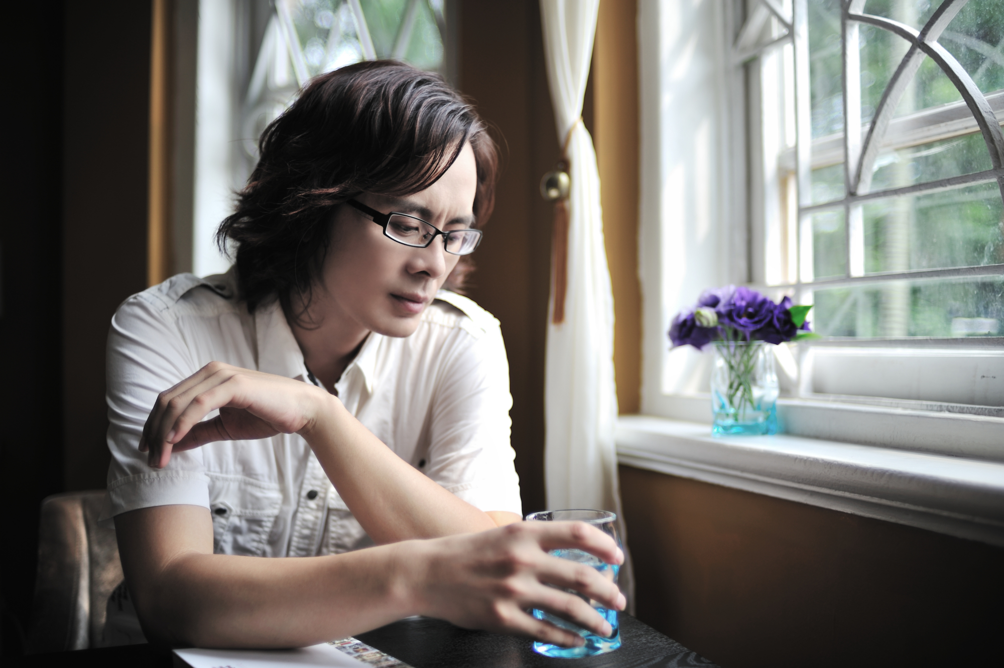 Who is the dead person in the song [Lilac Flower]? 20 years have passed ...