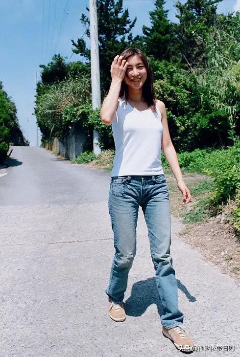 Who is suitable for wearing jeans? Ryoko Hirosue attended the press ...