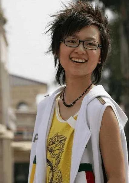 37-year-old Zhou Bichang, who is neither in love nor married, has a ...