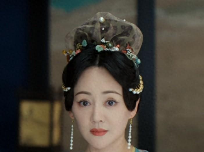 The Double has 6 beautiful supporting roles, including the familiar ...