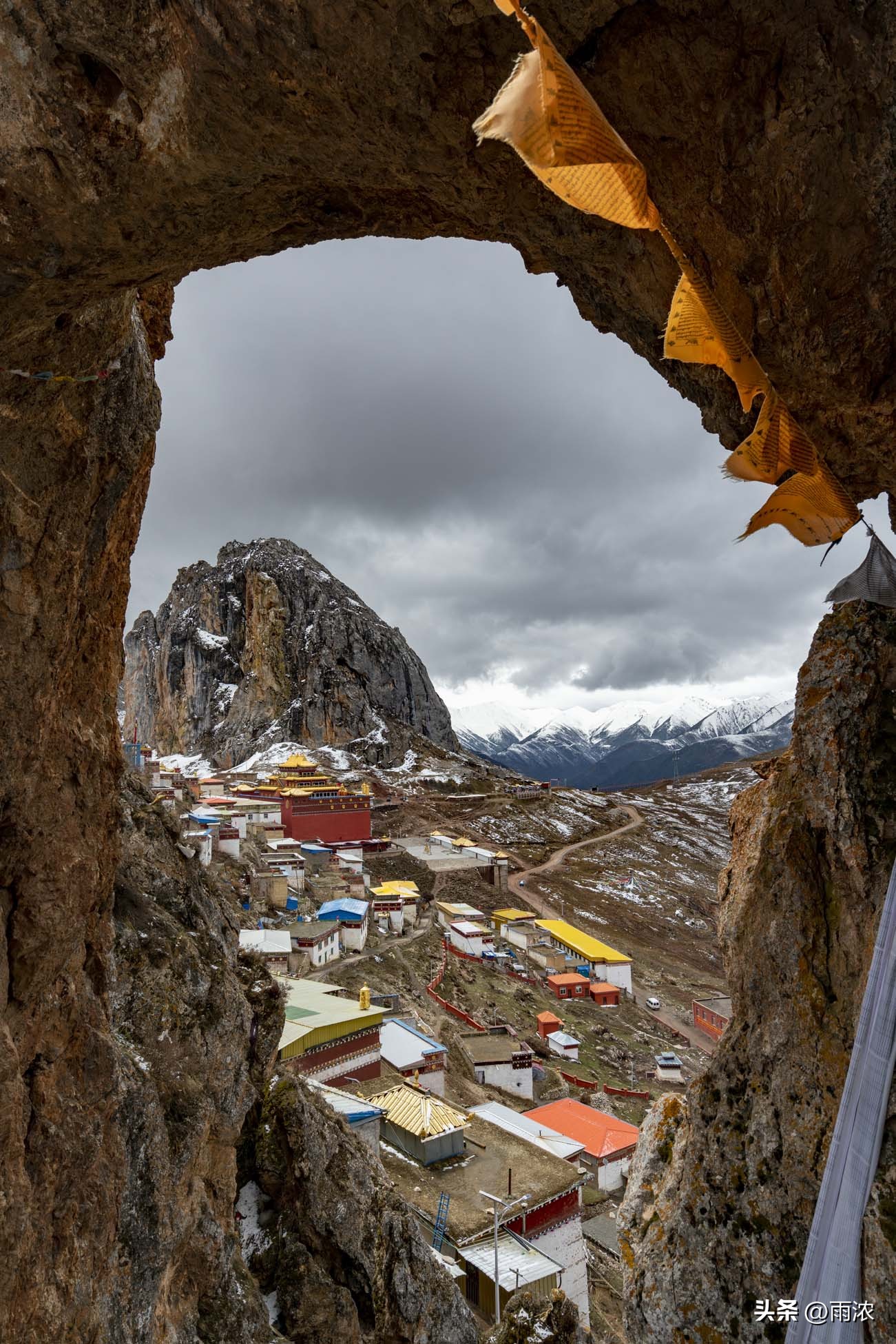 A temple built on a cliff - Zizhu Temple - iNEWS