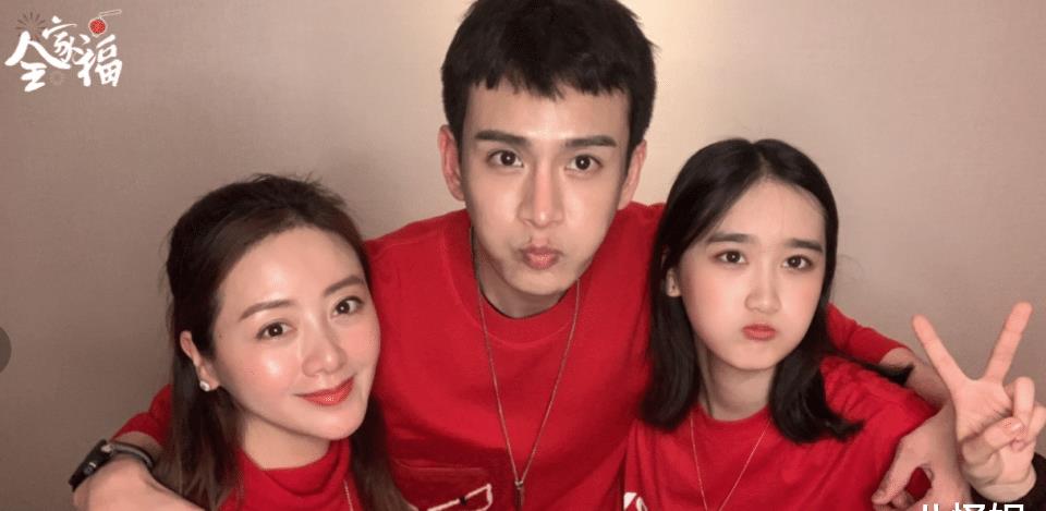 A sweet couple's date, Xiao Li's ears are filled with excitement - iMedia
