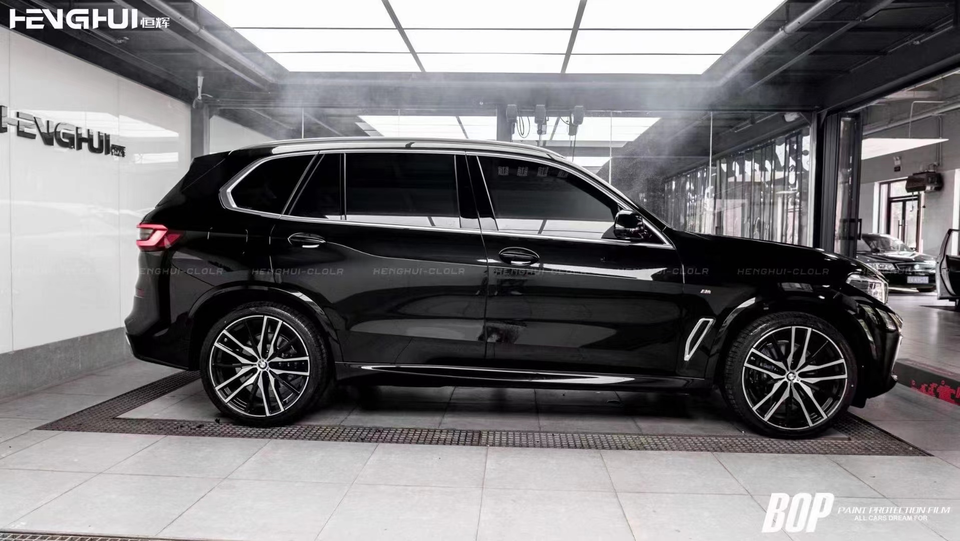 With monthly sales exceeding 8,000 units, BMW X5L is killing the Quartet? - iNEWS