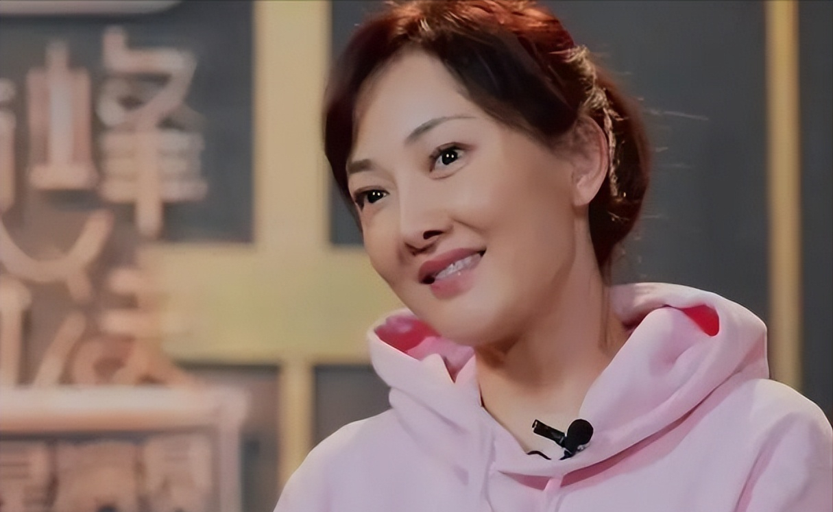 The middle-aged actors with sagging cheeks, bloated foreheads, and stiff expressions have all ...